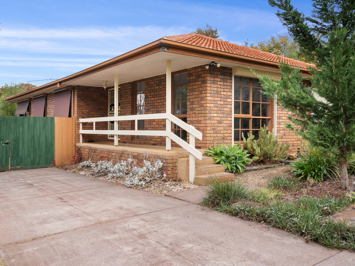 9 Amstel Close, Darley VIC 3340 - Stockdale & Leggo